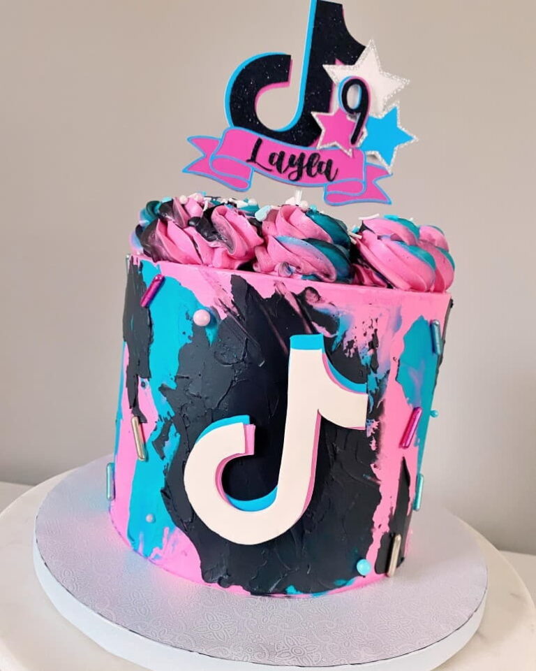 Bolo Tik Tok: 65 Ideias criativas para sua festa bombar nas redes